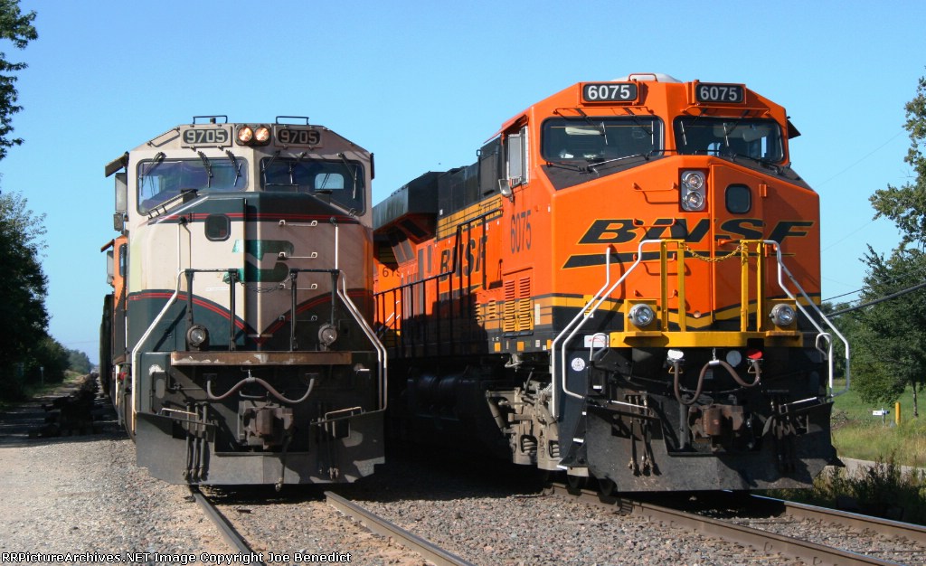 BNSF 9705 & 6075